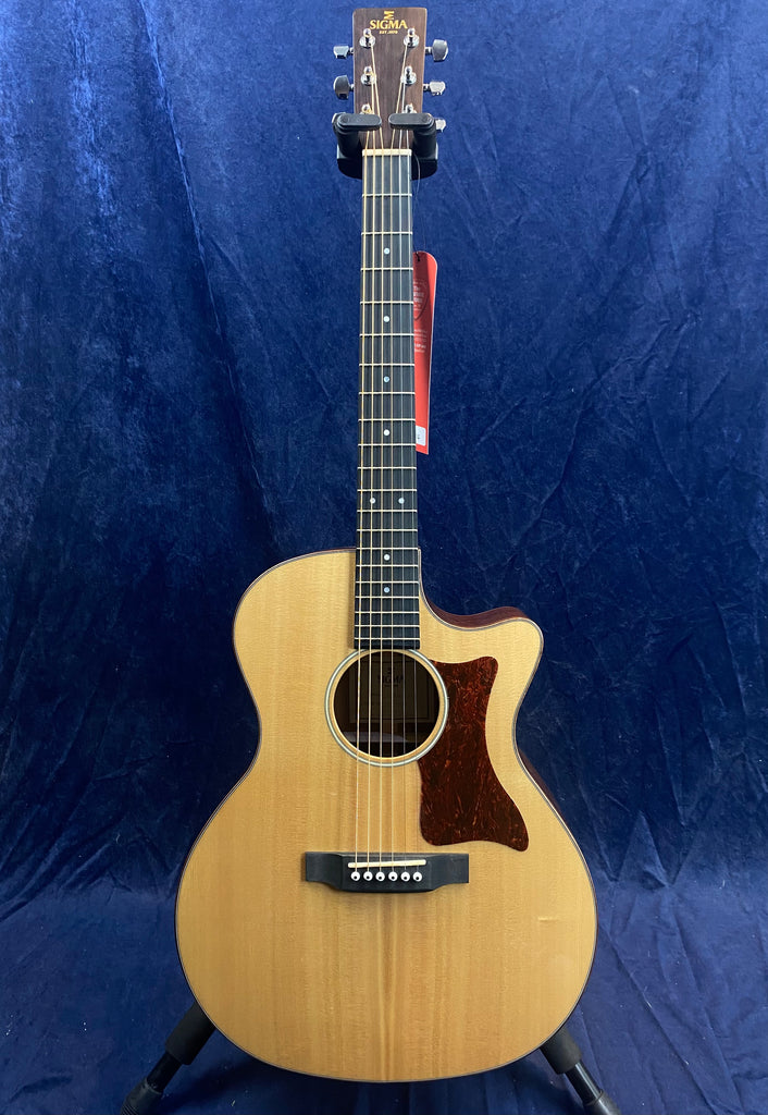 Sigma GMC-1E Electro Acoustic Presys II Guitar in Natural