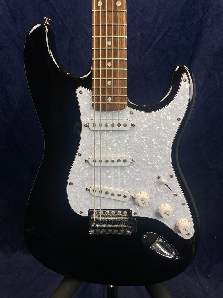 Squier Affinity Stratocaster SSS Pearloid Pickguard in Black Pre-owned