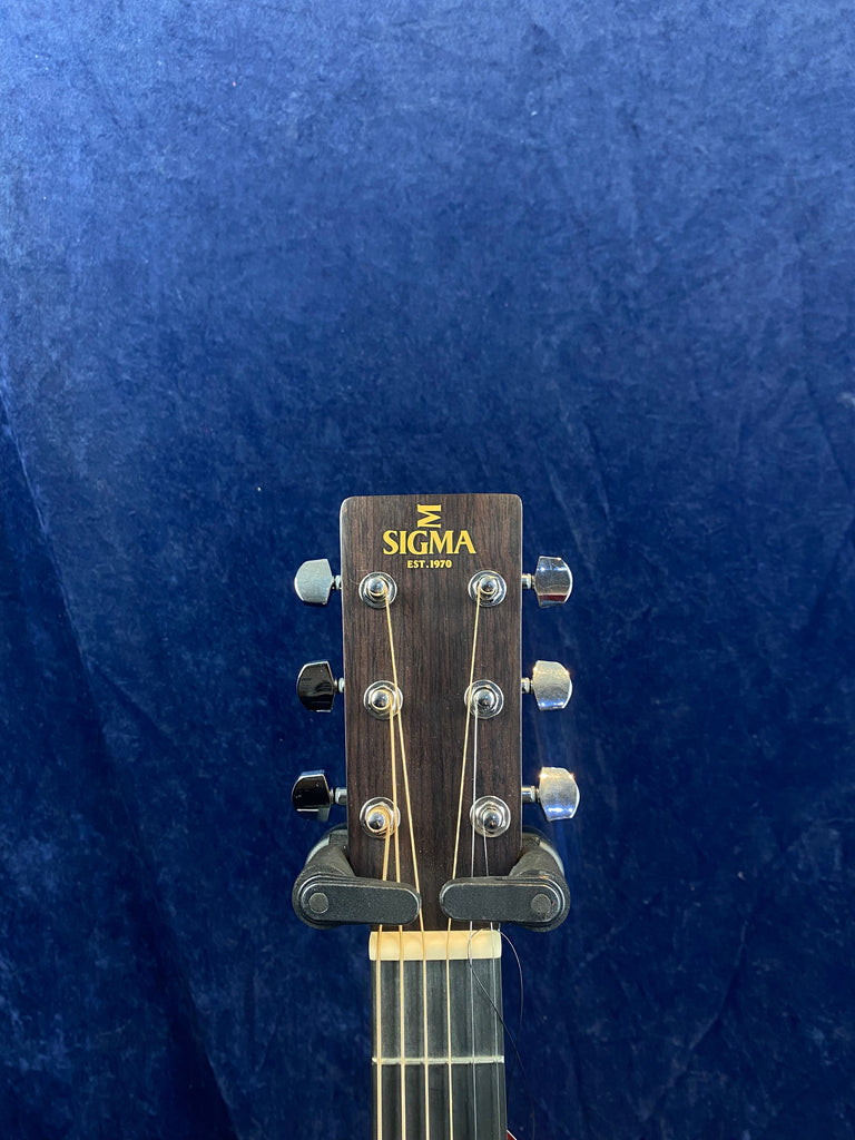 Sigma GMC-1E Electro Acoustic Presys II Guitar in Natural