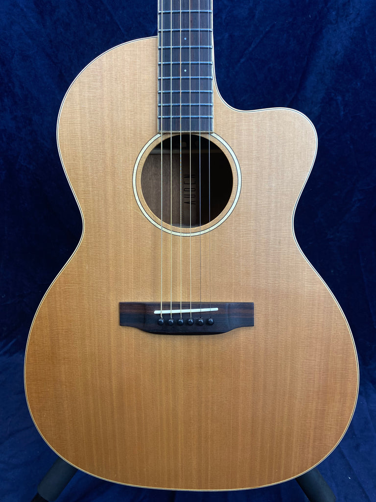 Auden Neo Chester Cutaway 45mm Nut Brad Clark in Cedar/Mahogany Pre-ow