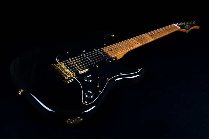 Jet Guitars JS-400 S-Type HSS Gold Hardware in Black