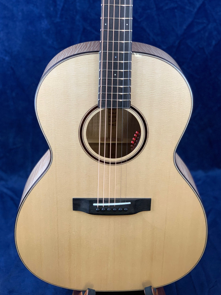 Auden Artist AAA Maple Chester Model Spruce Top Full Body in Hard Case ...